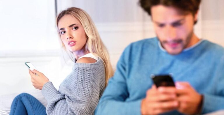What Chat Apps Do Cheaters Use and How to Catch a Cheater? - EchoSpy